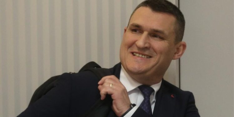 Ku ndodhet Arben Ahmetaj? Ja si përgjigjet kreu i SPAK, Altin Dumani ...